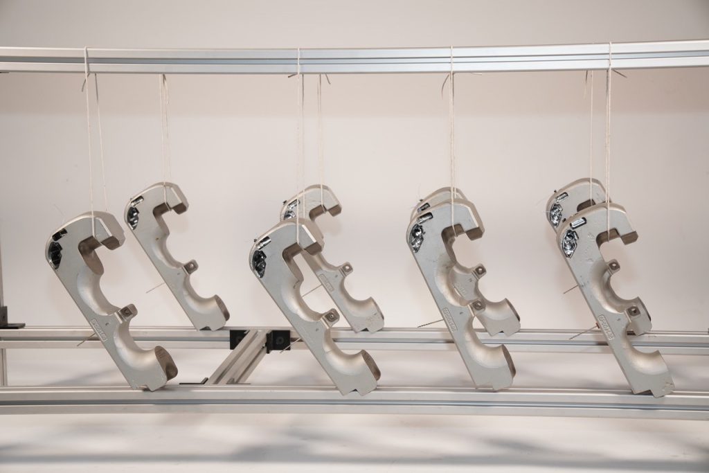 Instrumented Chain Links - Wireless Load Tracking - Transmission Dynamics