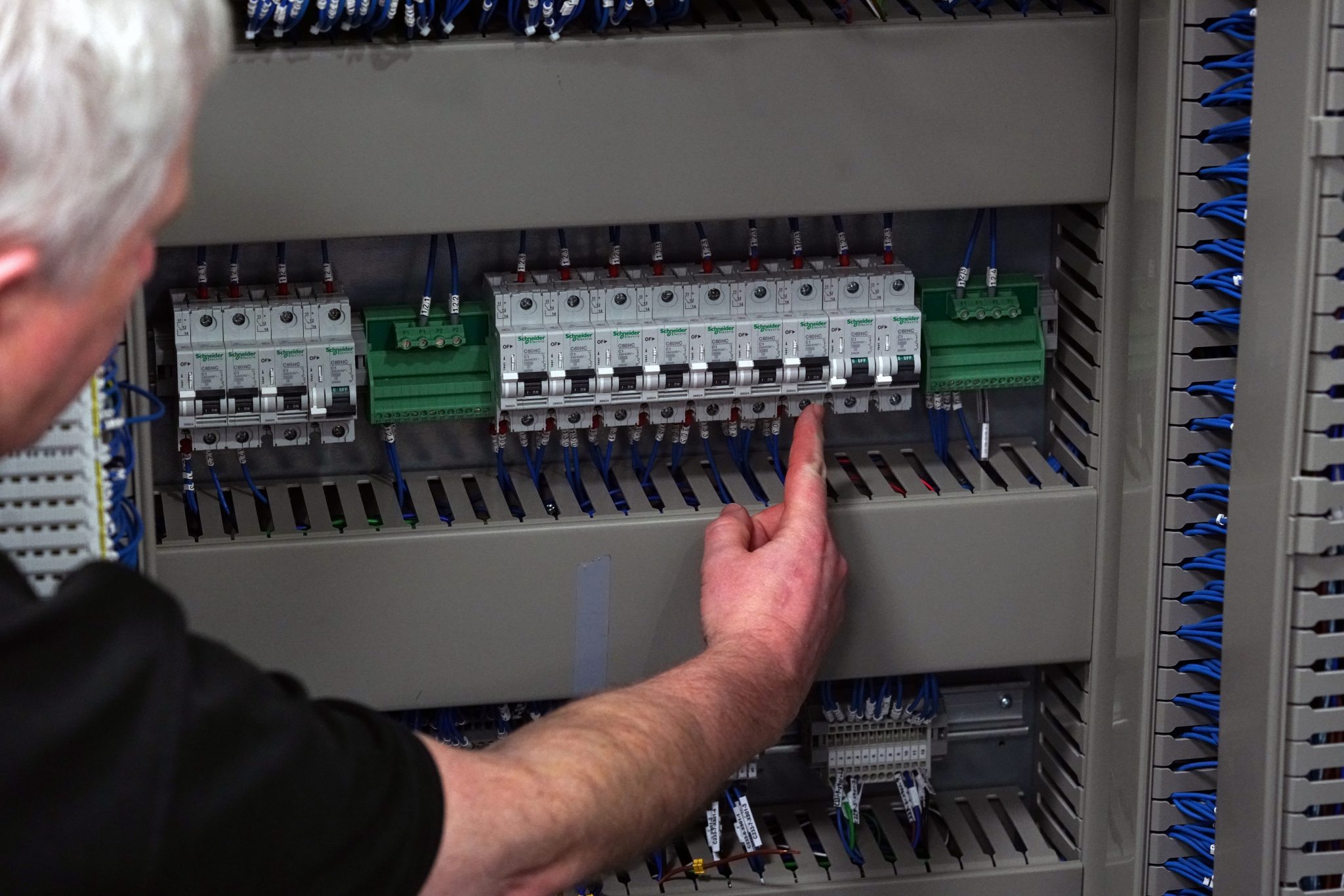 Building Vibration Monitoring & Structural Damage Prevention ...