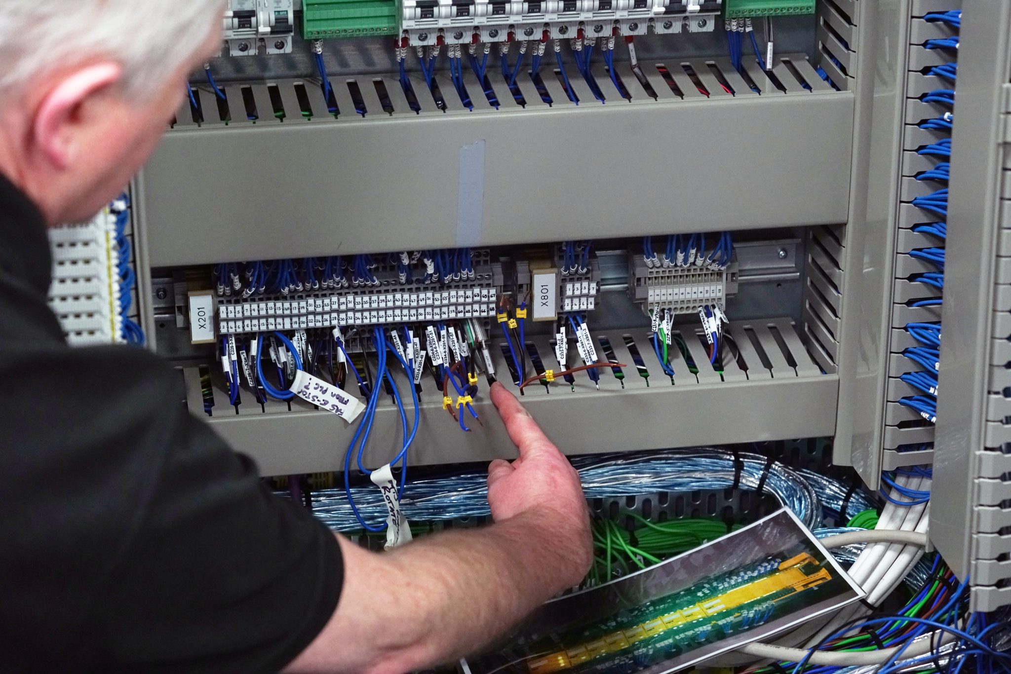 Building Vibration Monitoring & Structural Damage Prevention ...